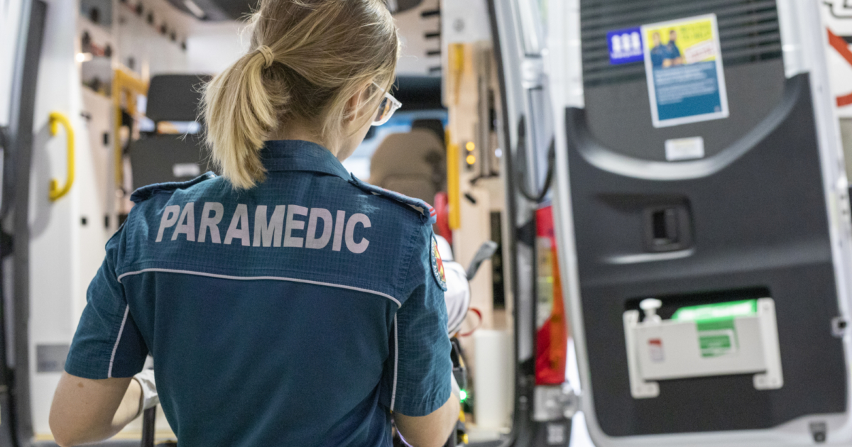 Supporting the mental health of paramedics | Everymind